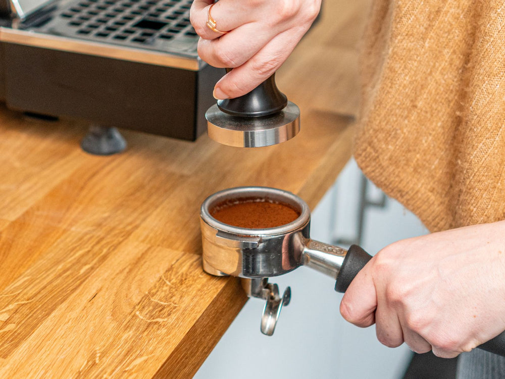 How to Make an Espresso | Mozzo Coffee